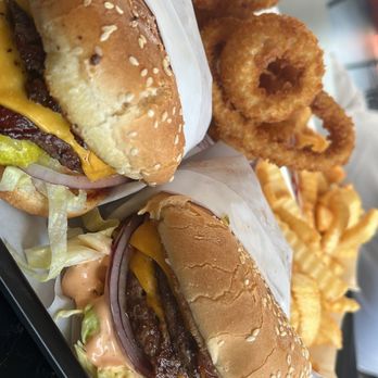 CALI BURGER - Updated August 2024 - 36 Photos & 22 Reviews - 3415 ...