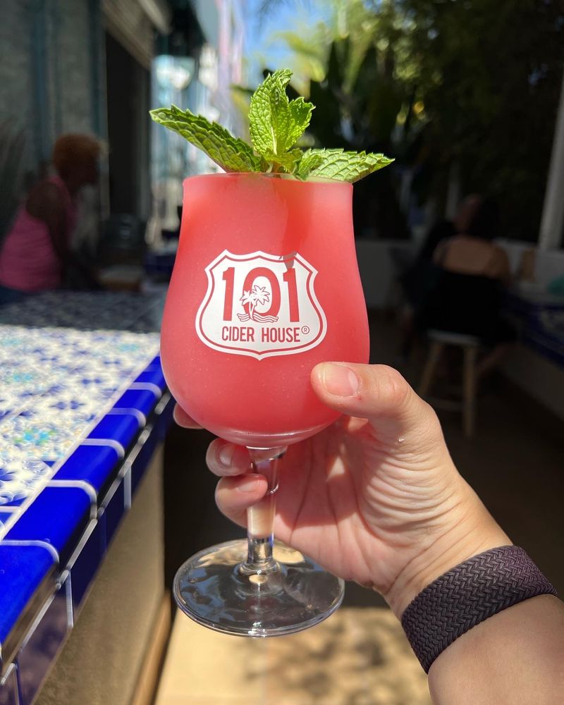 SIESTA DAY CLUB + JUICE BAR - 24 Photos & 15 Reviews - 119 Wilhardt St ...