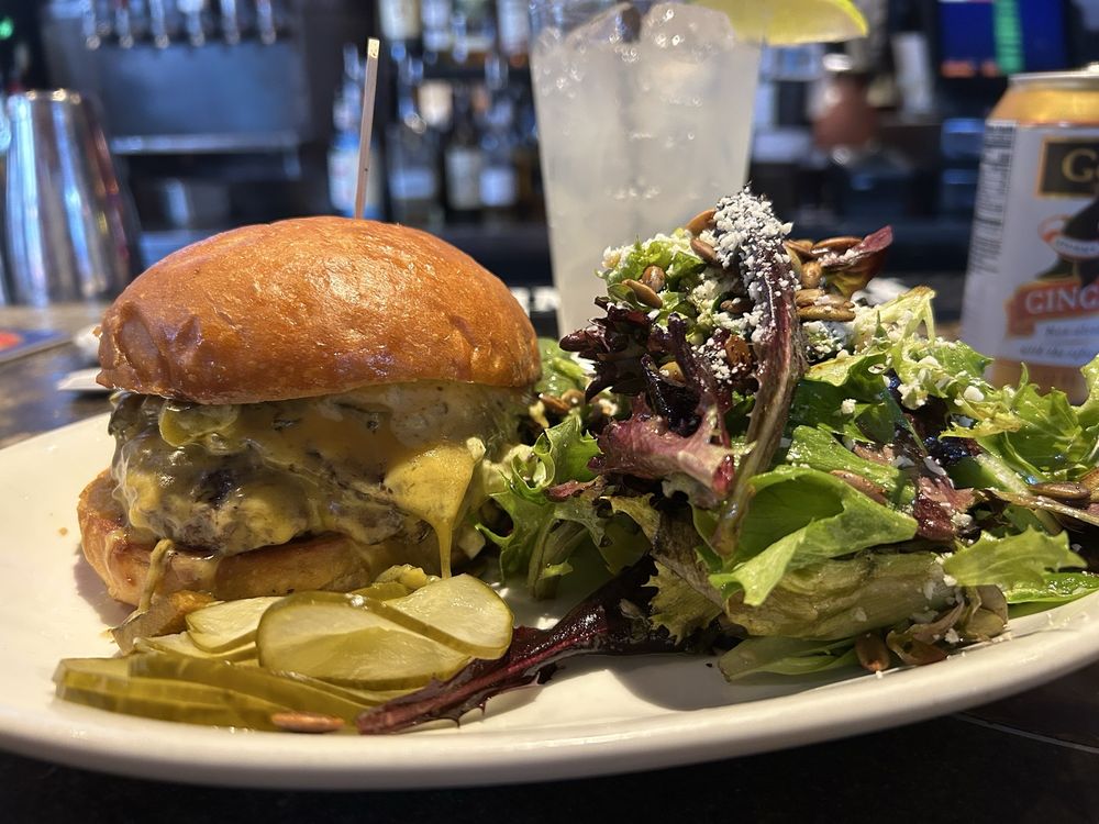 CYCLOPS CAFE AND LOUNGE - Updated July 2025 - 152 Photos & 340 Reviews ...