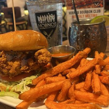 HOBNOB NEIGHBORHOOD TAVERN - Updated October 2025 - 123 Photos & 107 ...