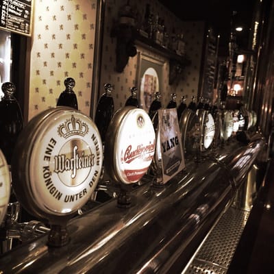 THE QUEEN’S HEAD - Updated October 2024 - 28 Photos & 37 Reviews ...