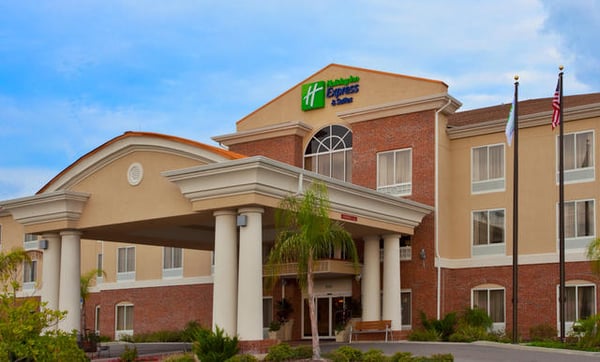 HOLIDAY INN EXPRESS & SUITES SPRING HILL - 31 Photos & 26 Reviews ...