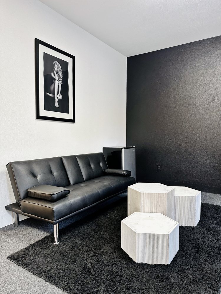 STUDIO ARIES - Updated June 2025 - 13 Photos - 2404 N Glassell St, Orange, California - Session ...