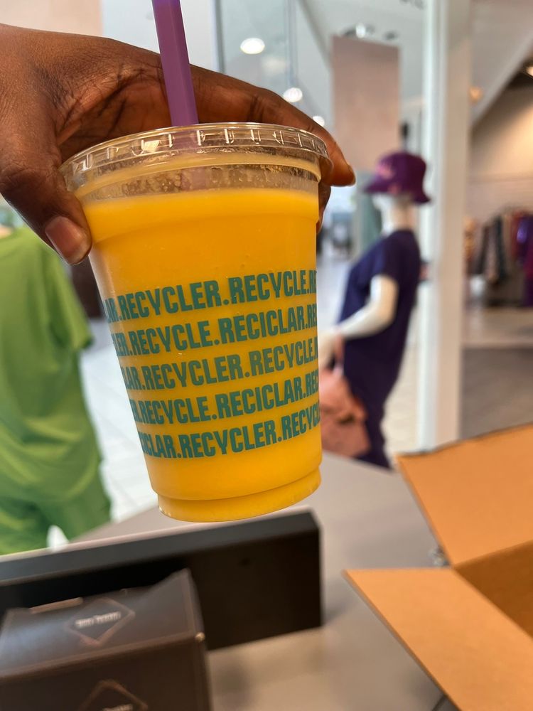 ESSENTIAL SMOOTHIES - Updated 05/2025 - 13 Photos - 1600 IL-50 ...