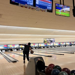 WHITESTONE LANES - 121 Photos & 167 Reviews - 3005 Whitestone Expy ...