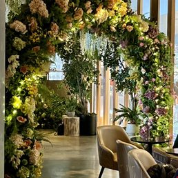 QUEENSYARD - 20 Hudson Yards, New York, New York - Updated October 2024 ...