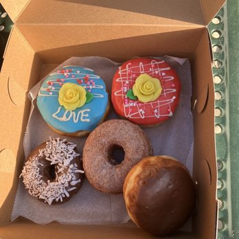 J C DONUTS - Updated July 2024 - 590 Photos & 116 Reviews - 27001 ...