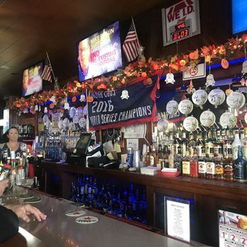 CENTER LOUNGE & RESTAURANT - Updated October 2025 - 26 Photos & 18 ...