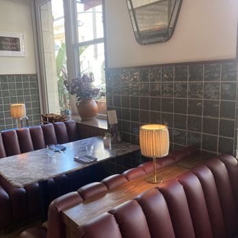 MOONLARK’S DINETTE - Updated July 2025 - 137 Photos & 56 Reviews - 1060 ...