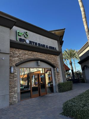 PAR 3 SPORTS BAR & GRILL - Updated October 2025 - 215 Photos & 208 ...