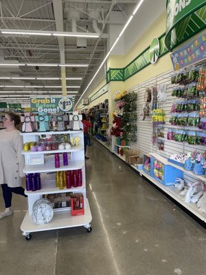 DOLLAR TREE - Updated December 2025 - 18 Photos - 2188 E 116th St ...