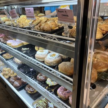 UFFDA DONUTS - Updated January 2025 - 57 Photos & 36 Reviews - 13716 ...