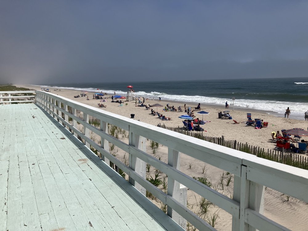 TIANA BEACH - Updated June 2024 - 12 Photos - 90 Dunes Rd, Hampton Bays ...
