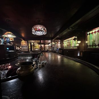 THE IRISH PUB - Updated December 2025 - 390 Photos & 474 Reviews - 164 ...