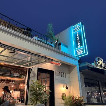 BEACHLIFE GROTTO - Updated January 2025 - 103 Photos & 81 Reviews ...