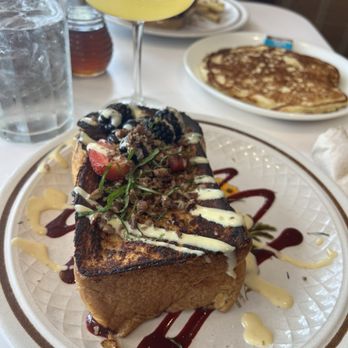 THE TOASTY BADGER - Updated July 2024 - 181 Photos & 74 Reviews - 2206 ...