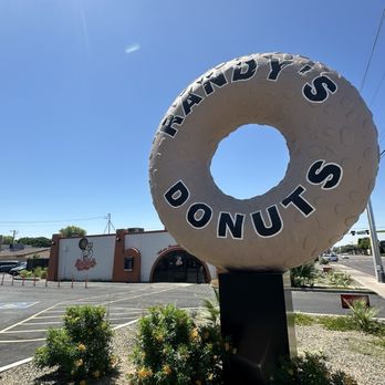 RANDY’S DONUTS - Updated December 2025 - 162 Photos & 150 Reviews ...