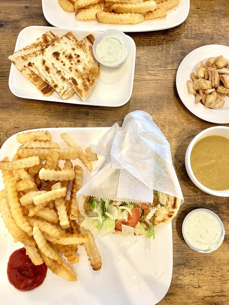 GYROLICIOUS GRILL - Updated July 2025 - 42 Photos & 33 Reviews - 6665 Salem Rd, Cincinnati, Ohio ...