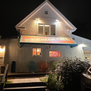 FOUR SEAS ICE CREAM - Updated October 2025 - 165 Photos & 306 Reviews ...