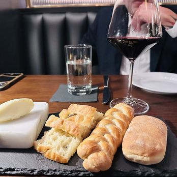 BARONS ON 1ST - Updated August 2025 - 147 Photos & 42 Reviews - 302 E ...