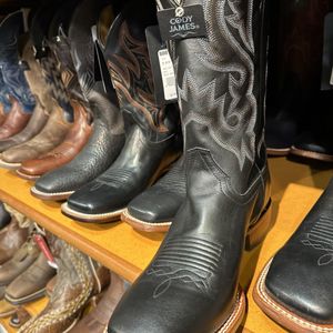 NASHVILLE LOCKER ROOM - Updated October 2025 - 173 Rep John Lewis Way S ...