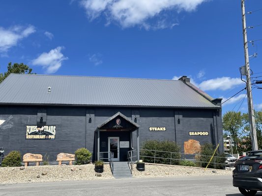 FOXES TRAIL - 112 Photos & 89 Reviews - 305 S Main St, Kokomo, Indiana ...