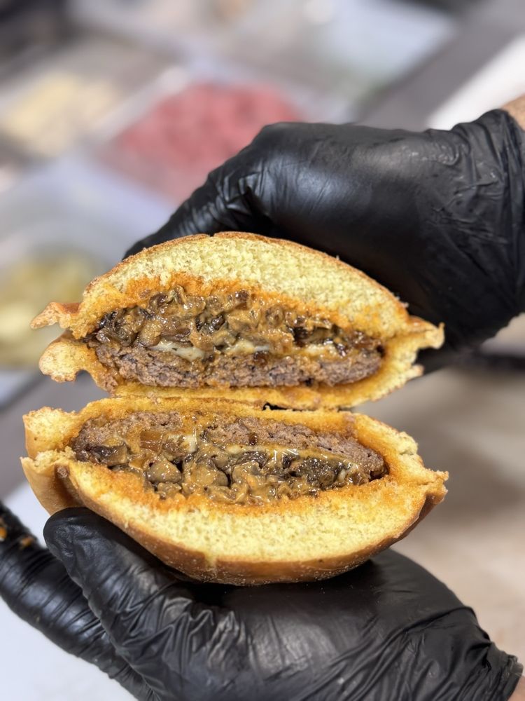 LESS MESS BURGER - Updated October 2025 - 88 Photos & 77 Reviews - 1600 ...