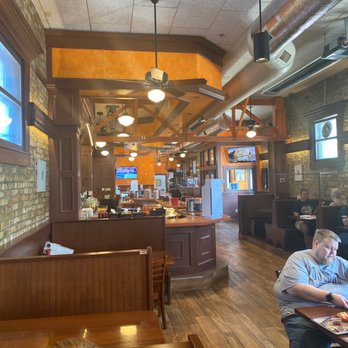 BLACK DOG SMOKE & ALE HOUSE - 324 Photos & 519 Reviews - 320 N Chestnut ...