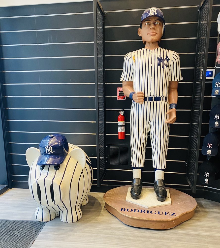 YANKEE CLUBHOUSE SHOP - Updated January 2026 - 28 Photos & 18 Reviews ...