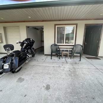 TWO WHEEL INN - Updated July 2025 - 25 Photos & 19 Reviews - 2595 ...