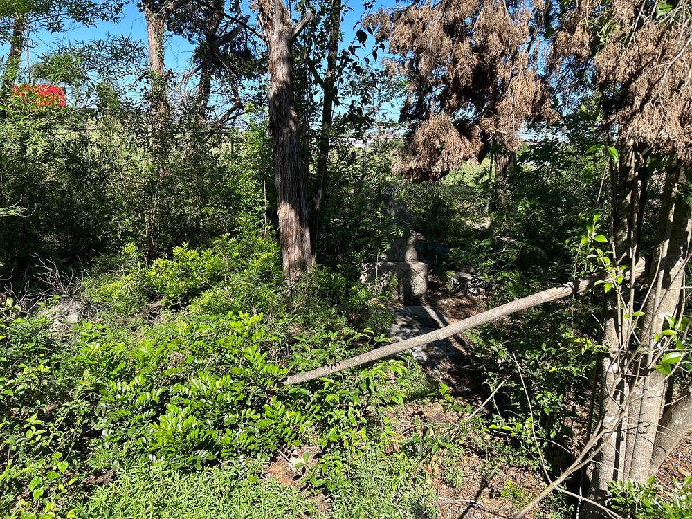 SNEED CEMETERY - Updated December 2025 - 6015 S I-35 Frontage Rd ...