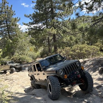 APEX VEHICLE GARAGE - Updated January 2026 - 16 Photos - 3713 Clifton ...