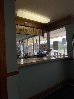 FROSTOP DRIVE IN RESTAURANT - 24 Photos & 45 Reviews - 411 E Airline ...