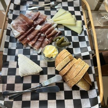 THE TELL ME BAR - Updated December 2025 - 50 Photos & 28 Reviews - 1235 ...