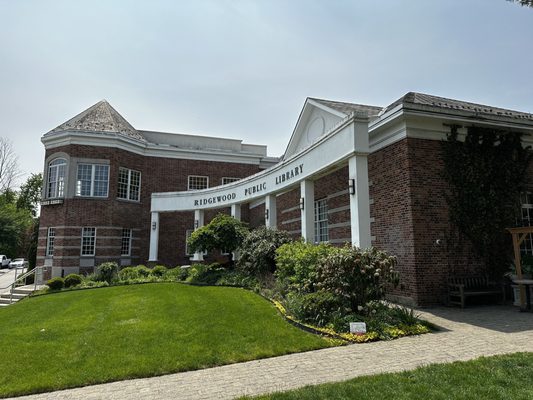 RIDGEWOOD PUBLIC LIBRARY - Updated December 2025 - 11 Reviews - 125 N ...