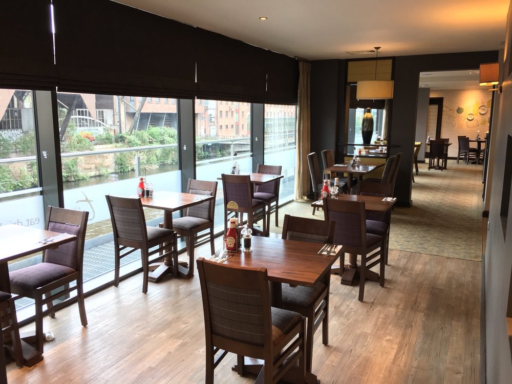PREMIER INN MANCHESTER SALFORD CENTRAL - 23 Photos - Irwell Street ...
