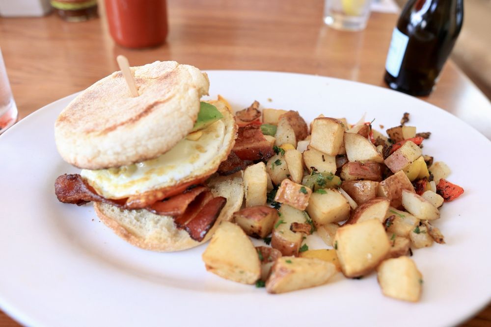 WAVE STREET CAFÉ - Updated May 2024 - 1199 Photos & 1001 Reviews - 550 ...