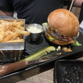 TAP ROOM - Updated October 2025 - 508 Photos & 443 Reviews - 114 W Main ...