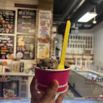 ICE & CREAM CREAMERY - Updated May 2025 - 82 Photos & 87 Reviews - 200 ...
