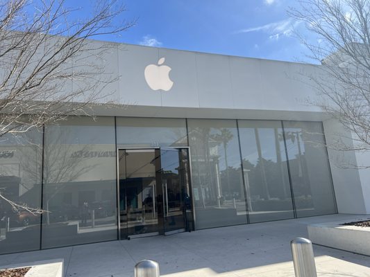 APPLE ST. JOHNS TOWN CENTER - Updated April 2025 - 107 Photos & 240 ...