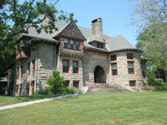 PEACE DALE LIBRARY - Updated October 2025 - 16 Photos - 1057 Kingstown ...