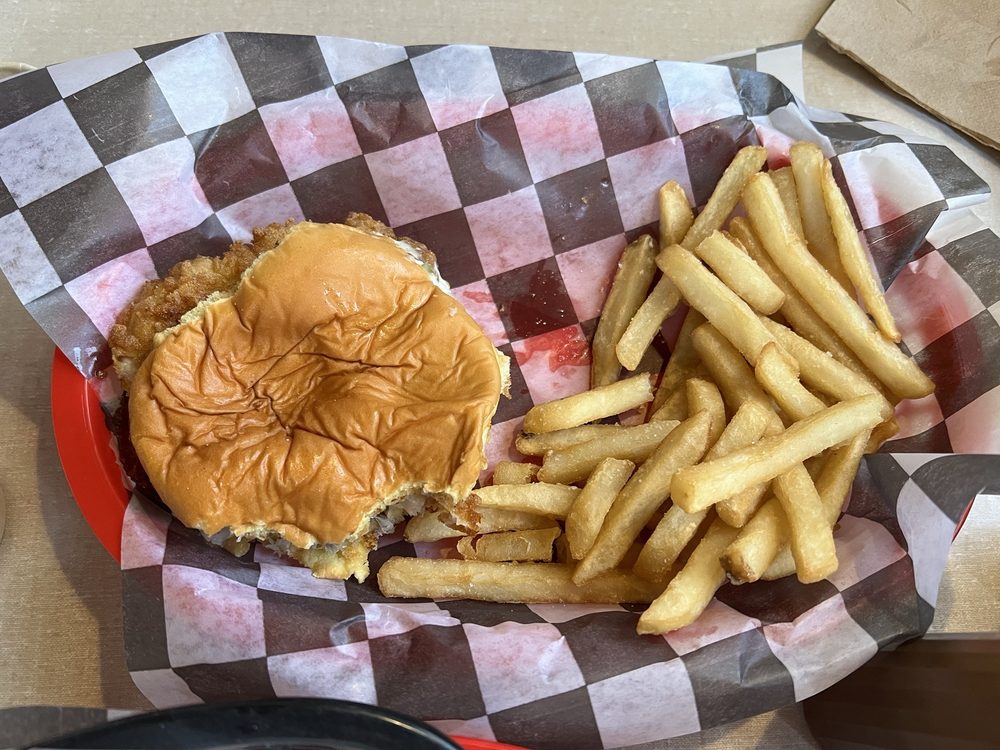 THE ROYAL DINER - Updated October 2025 - 14 Photos & 13 Reviews - 487 ...