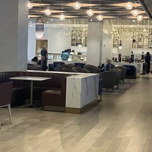 AMTRAK METROPOLITAN LOUNGE - 20 Photos - 421 8th Ave, New York, New ...