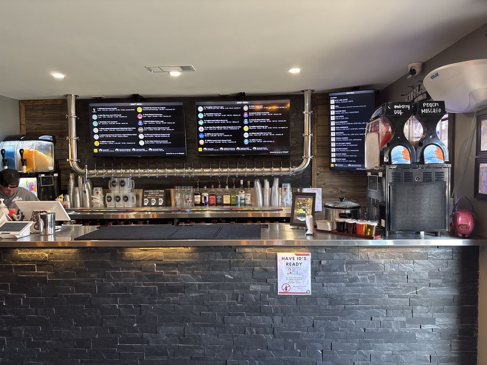 CHATT STREET TAP ROOM - Updated November 2025 - 19 Chattahoochee ...