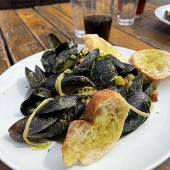 MUSSEL BAR & GRILLE - ARLINGTON - Updated July 2025 - 761 Photos & 760 ...