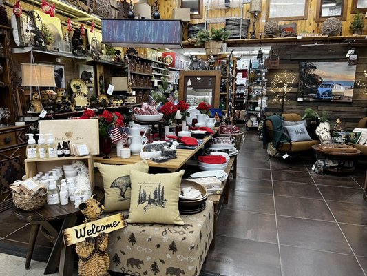 MOUNTAIN HARDWARE & SPORTS - Updated August 2025 - 57 Photos & 185 ...