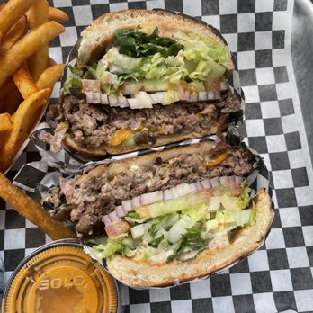 SIDESHOW KITCHEN - Burgers - 942 Stanford Ave, Oakland, California ...