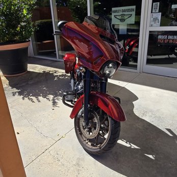 SMOKIN’ HARLEY-DAVIDSON - Updated December 2025 - 15 Photos & 14 ...