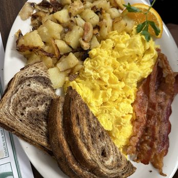 GREG’S BREAKFAST RESTAURANT - Updated December 2025 - 33 Photos & 13 ...