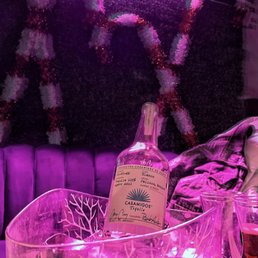 HUBBARD INN - Updated December 2025 - 578 Photos & 301 Reviews - 110 W ...